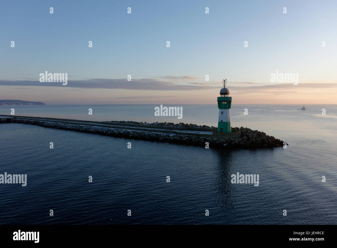 Die Mole in Sassnitz Mukran Hafen, Deutschland Stockfotografie - Alamy