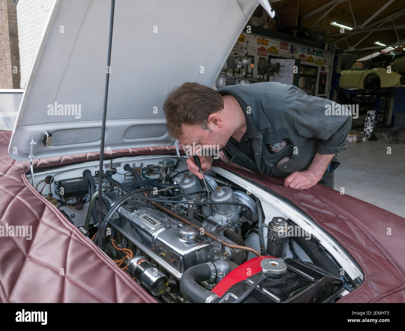 Restaurierungswerkstatt werkstattmechaniker -Fotos und -Bildmaterial in ...