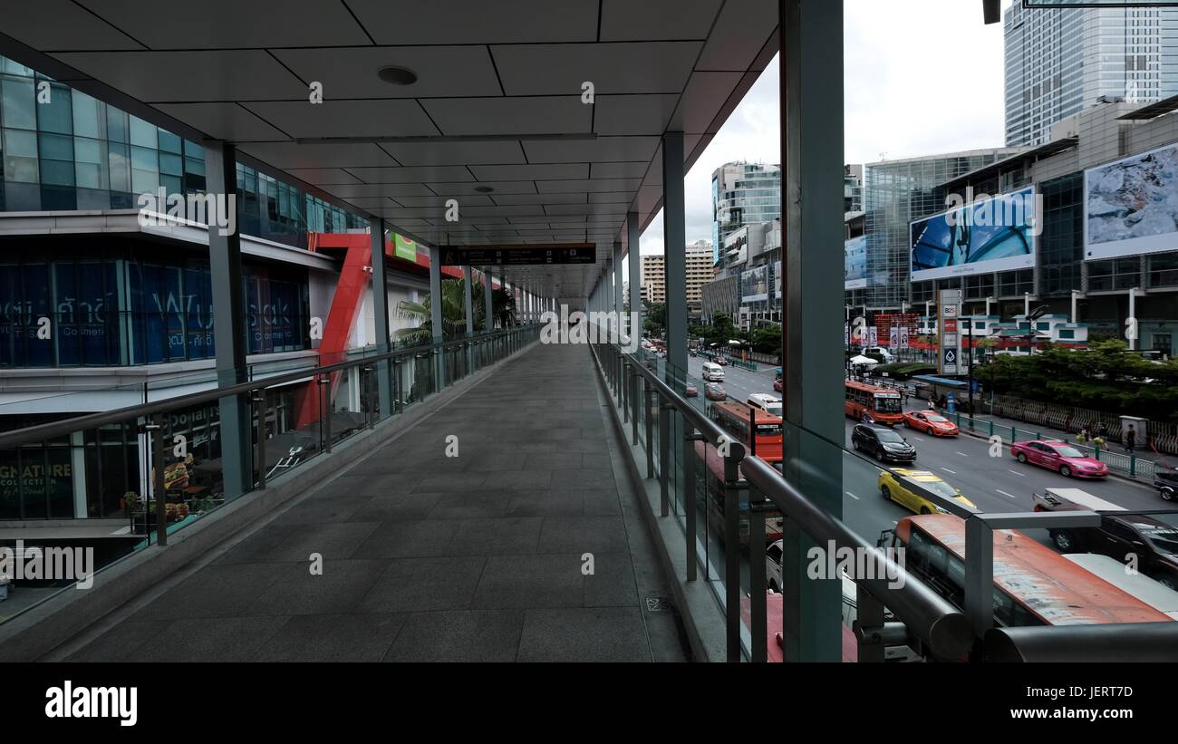 Bangkok skywalk -Fotos und -Bildmaterial in hoher Auflösung – Alamy