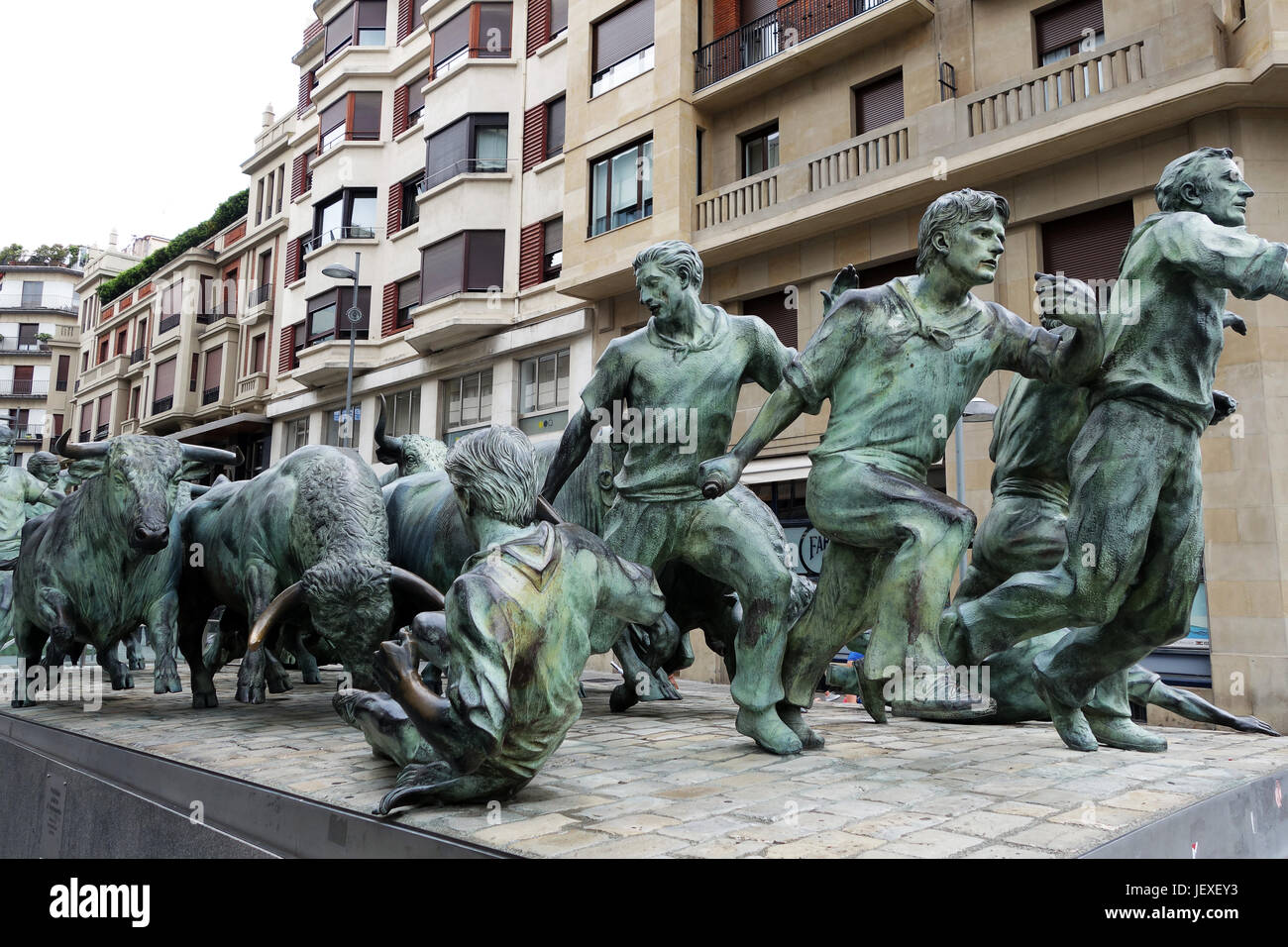 Encierro Statue Stier ausgeführte Denkmal-Statue in den Straßen von ...
