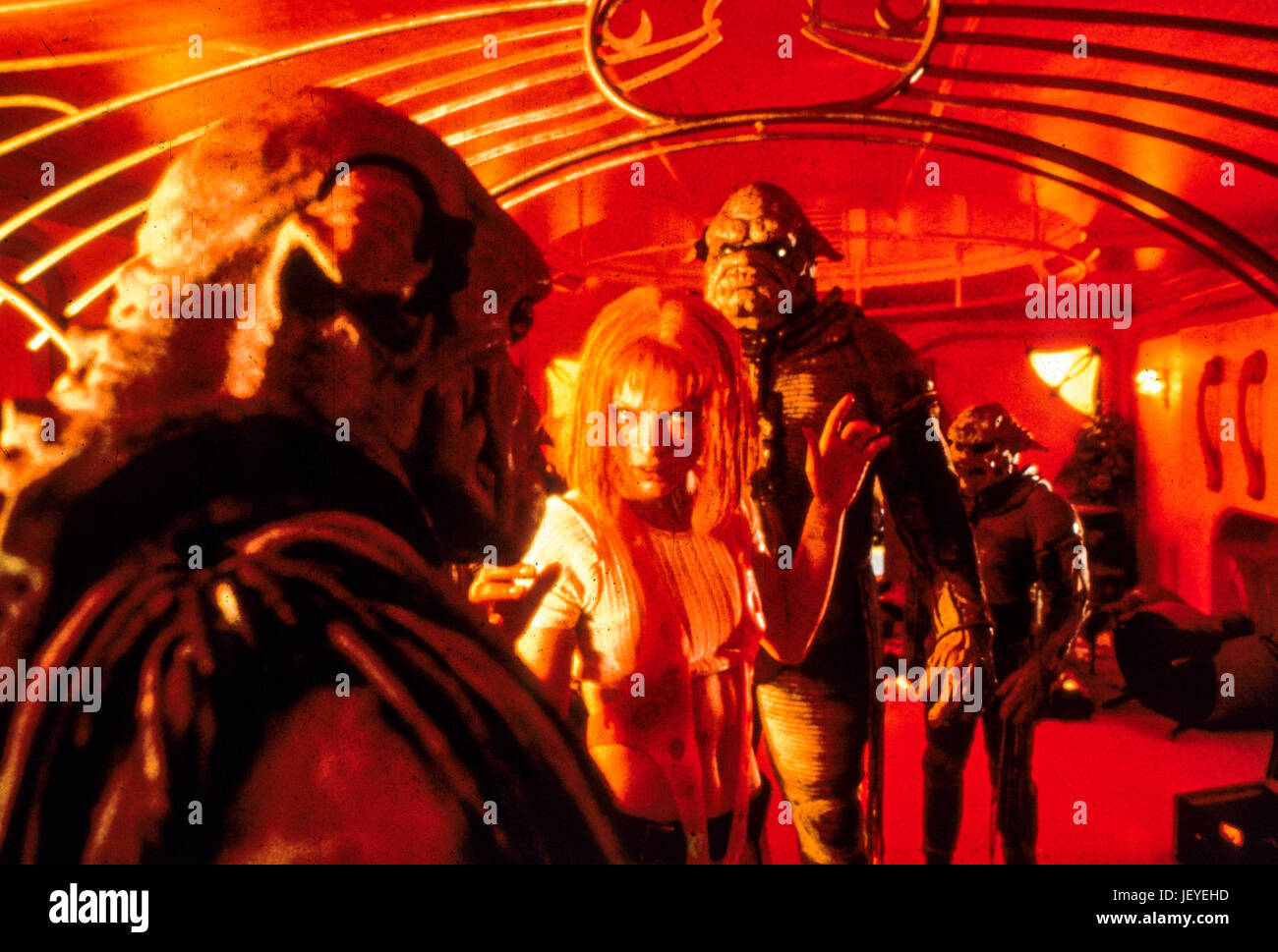 Milla jovovich fifth element -Fotos und -Bildmaterial in hoher ...