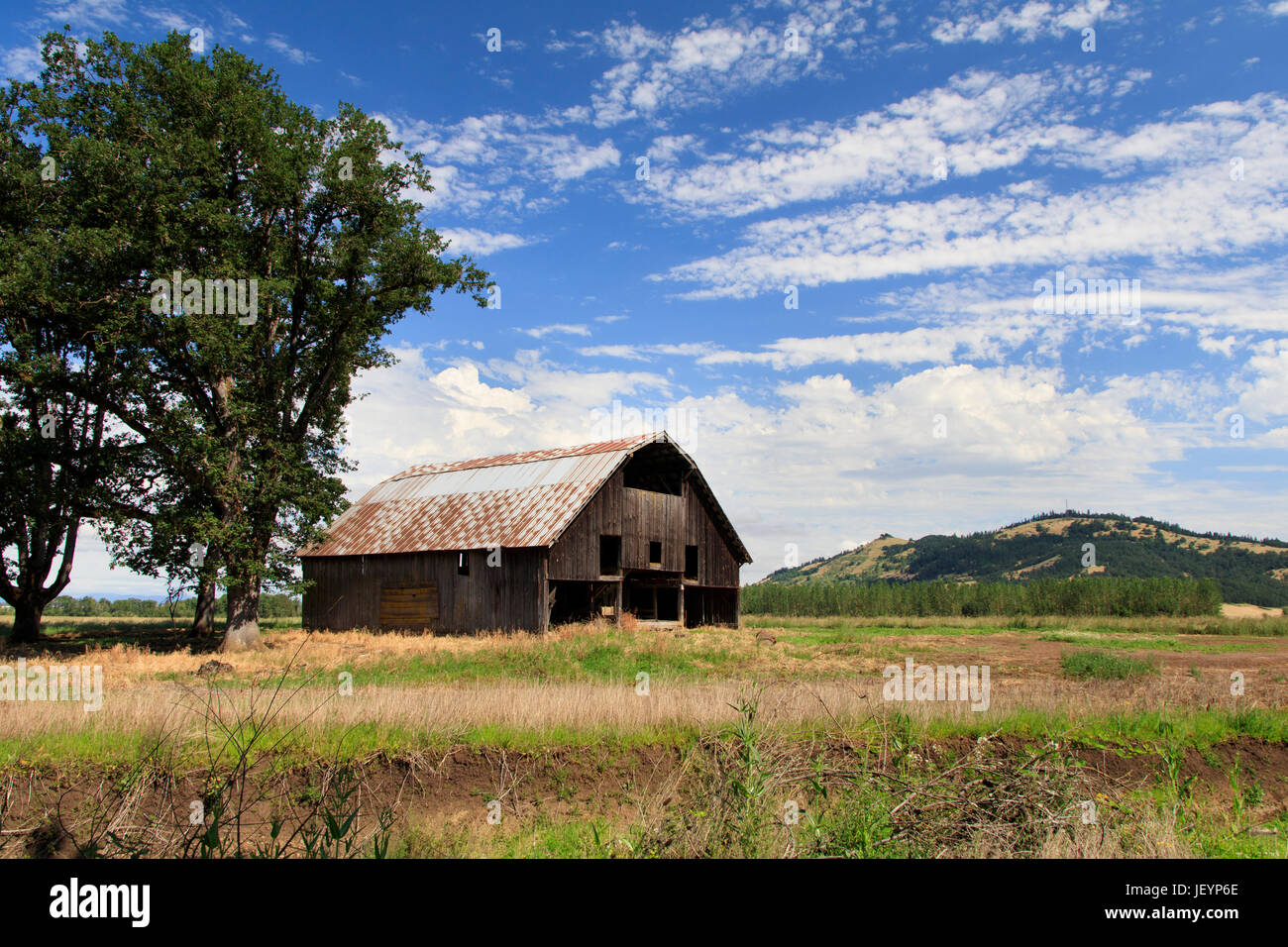 Scheune land antik -Fotos und -Bildmaterial in hoher Auflösung – Alamy