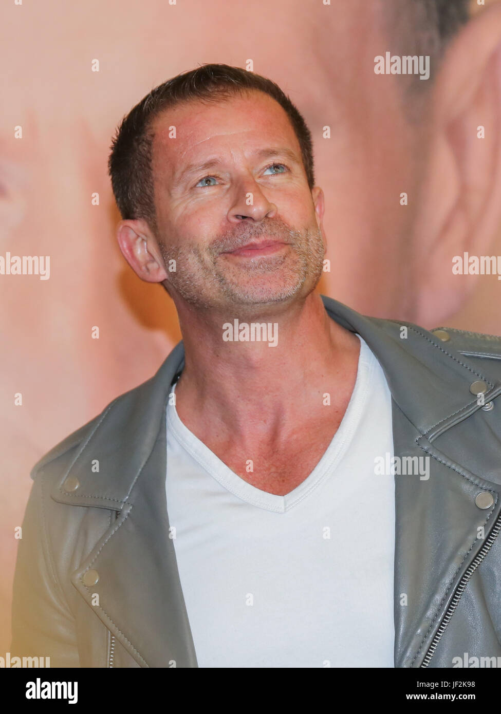 Schweizer schlagersanger -Fotos und -Bildmaterial in hoher Auflösung ...