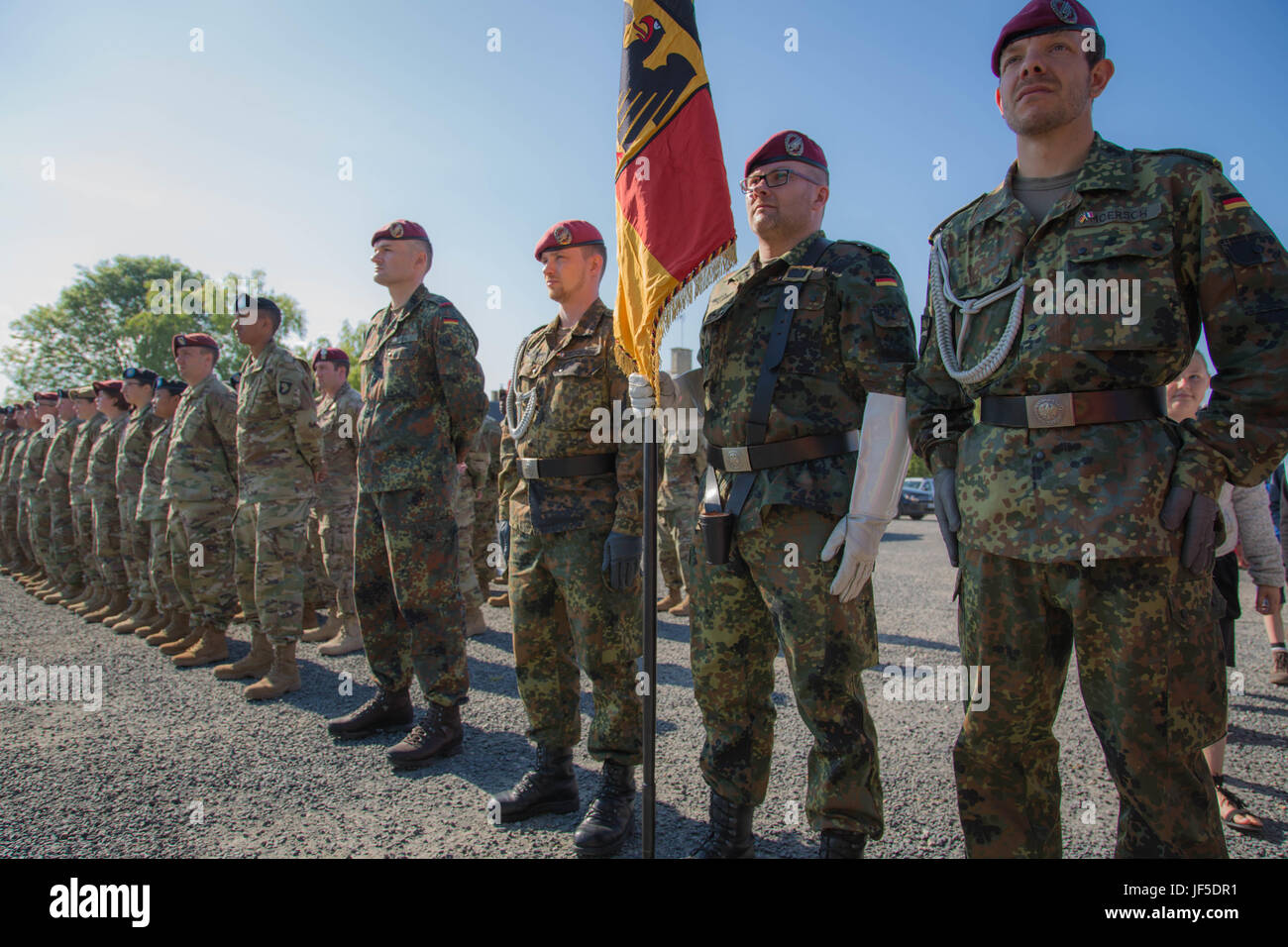 German airborne division -Fotos und -Bildmaterial in hoher Auflösung ...