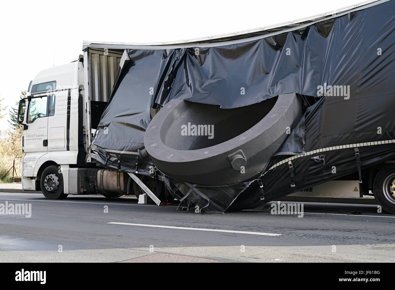 Lkw Unfall Stockfotos und -bilder Kaufen - Alamy
