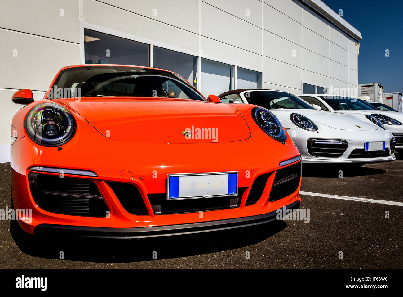 Porsche logo -Fotos und -Bildmaterial in hoher Auflösung – Alamy