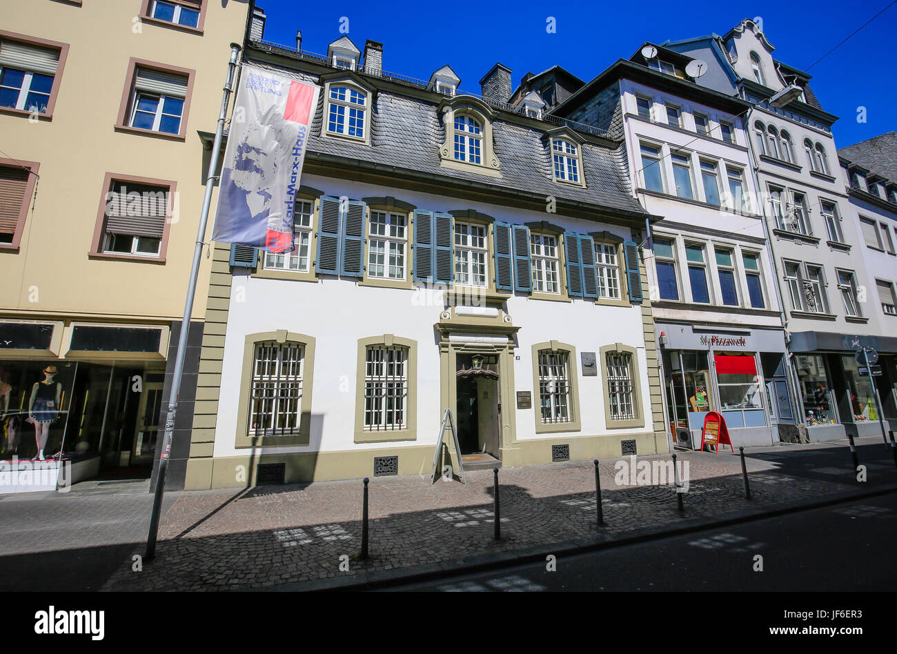 Karl marx strasse -Fotos und -Bildmaterial in hoher Auflösung – Alamy