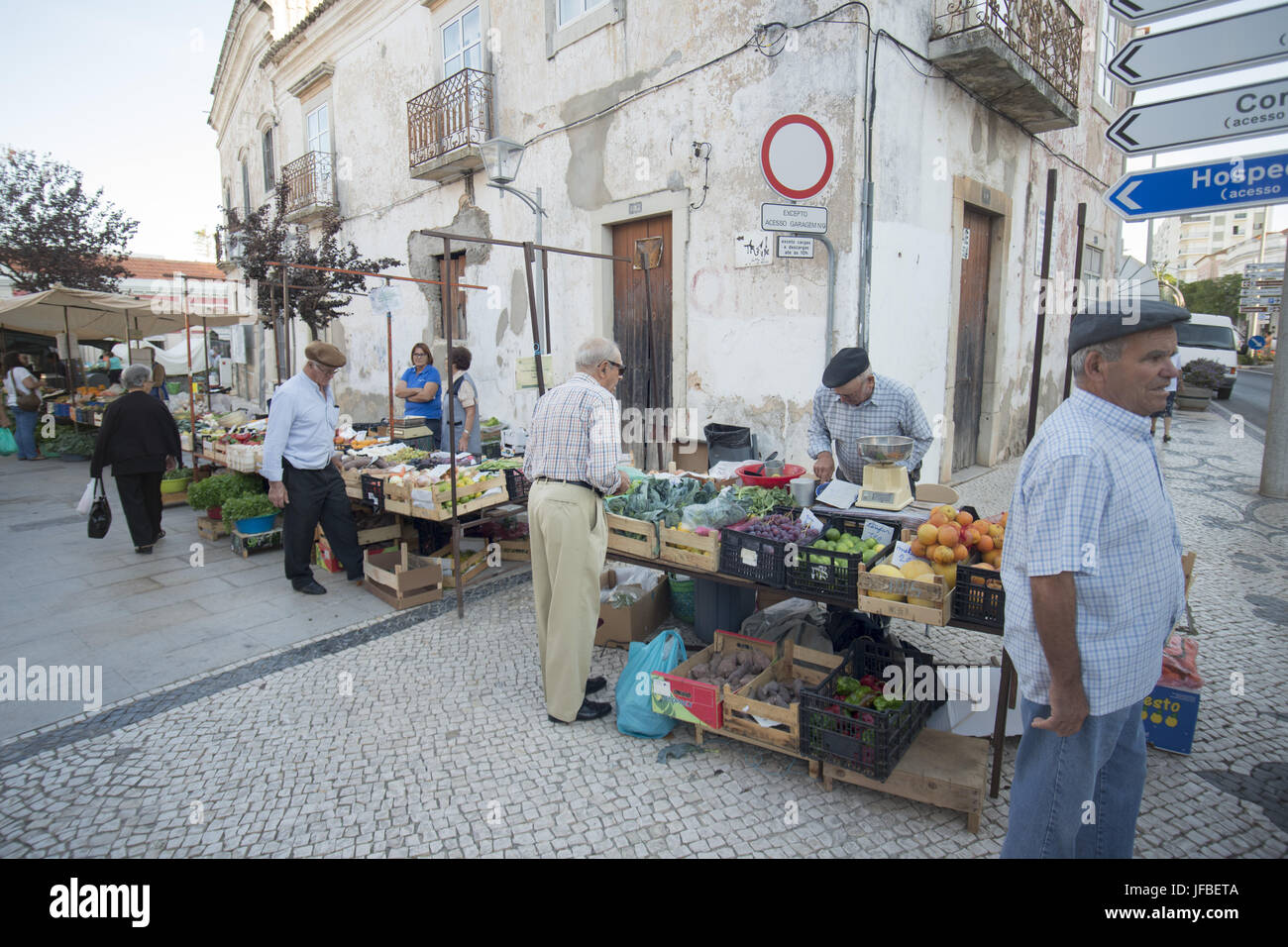 Portugal algarve loule market fruit -Fotos und -Bildmaterial in hoher ...