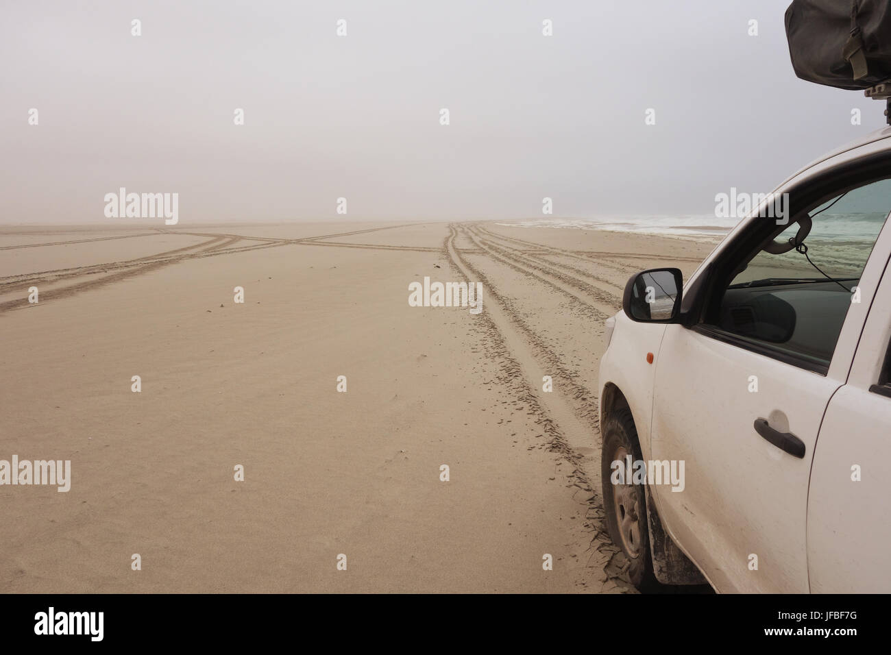 Fahrzeug auf sand -Fotos und -Bildmaterial in hoher Auflösung – Alamy