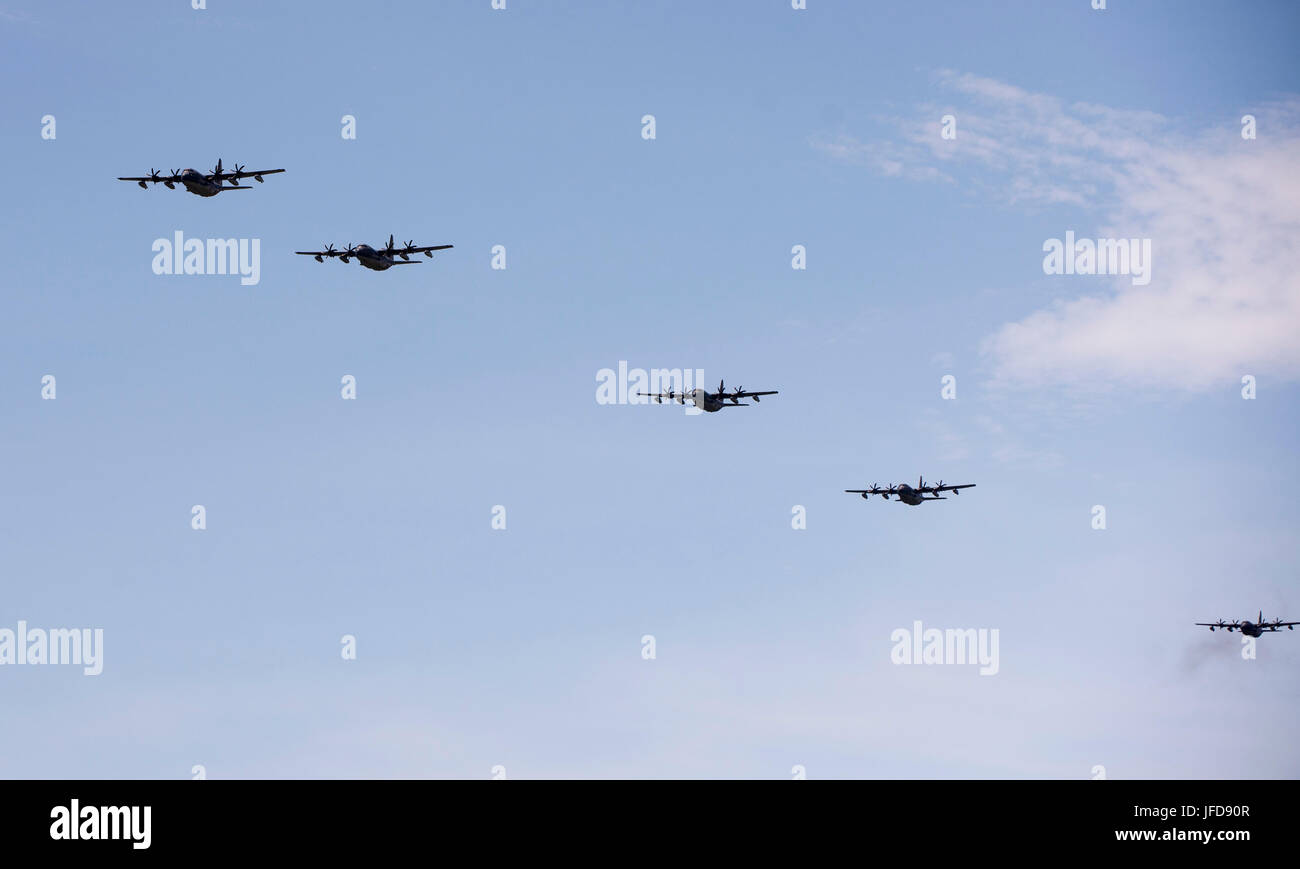 US Air Force MC-130J Commando IIs von der 17. Special Operations ...