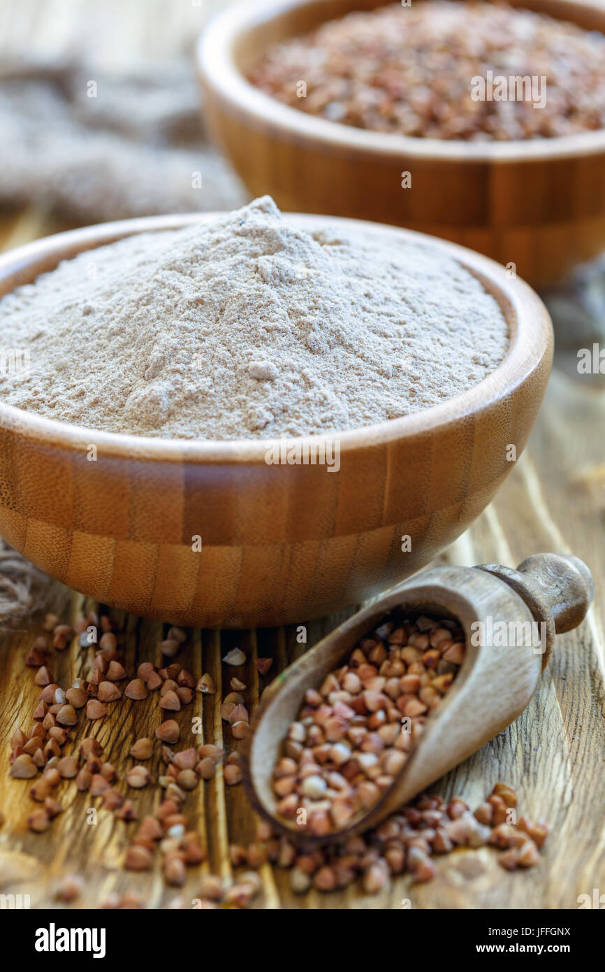 Mehl in der tabelle -Fotos und -Bildmaterial in hoher Auflösung – Alamy