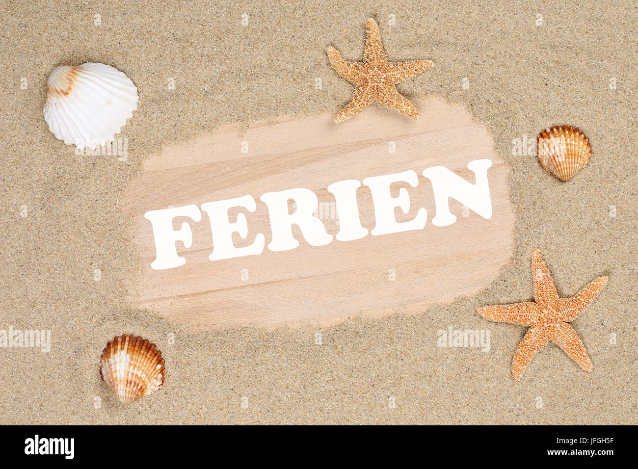 Strand Sand Szene in den Ferien im Sommer, mit Seestern und Muscheln ...