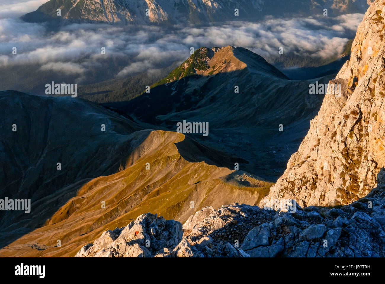 Blick auf die schusselkarspitze -Fotos und -Bildmaterial in hoher ...