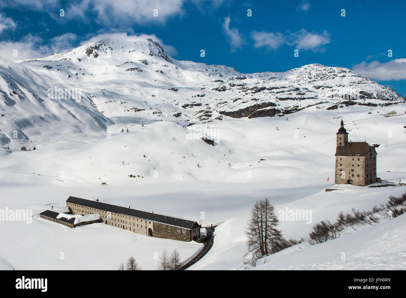 Winterlandschaft im simplonpass mit altem hospiz -Fotos und ...