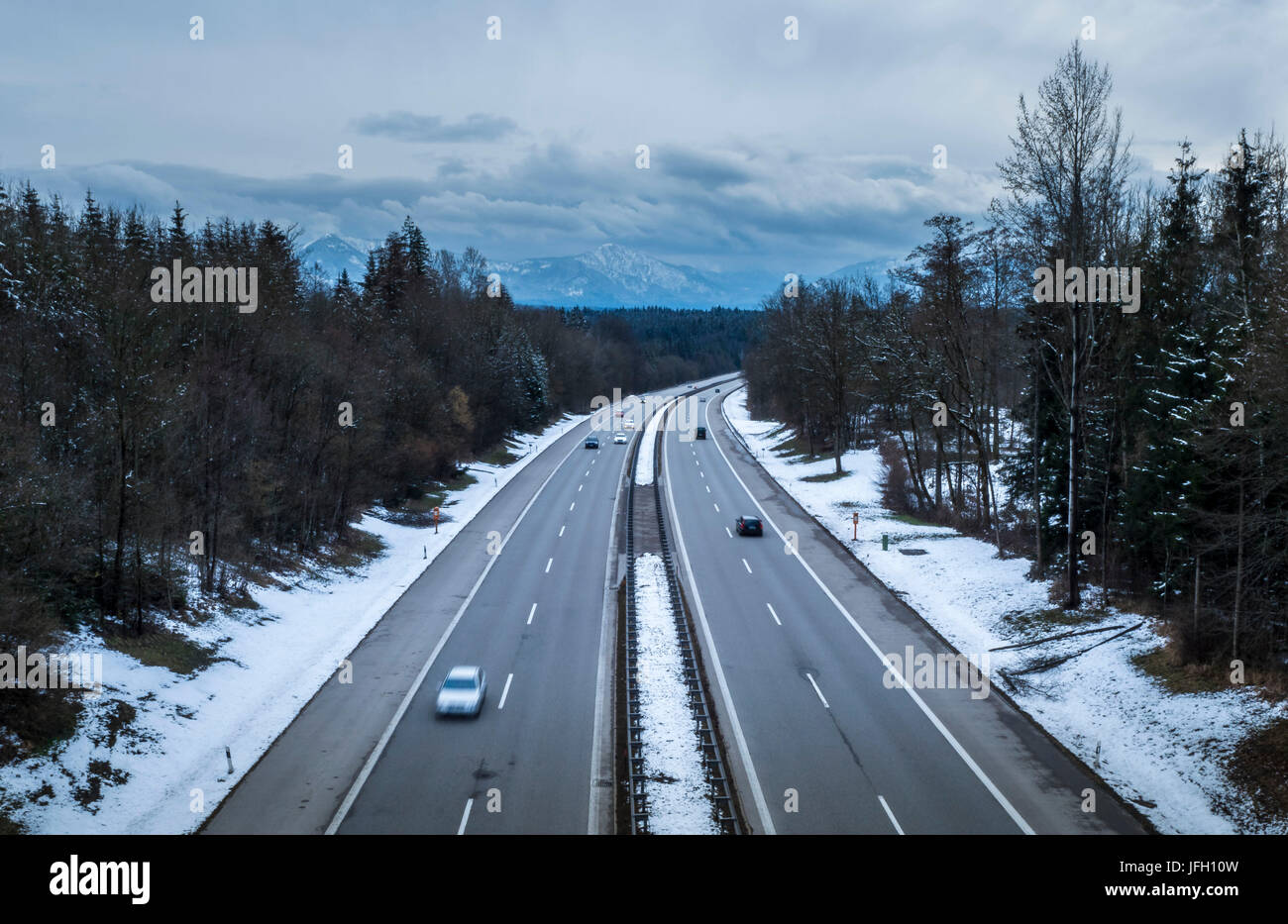 Germany upper bavaria highway cars -Fotos und -Bildmaterial in hoher ...