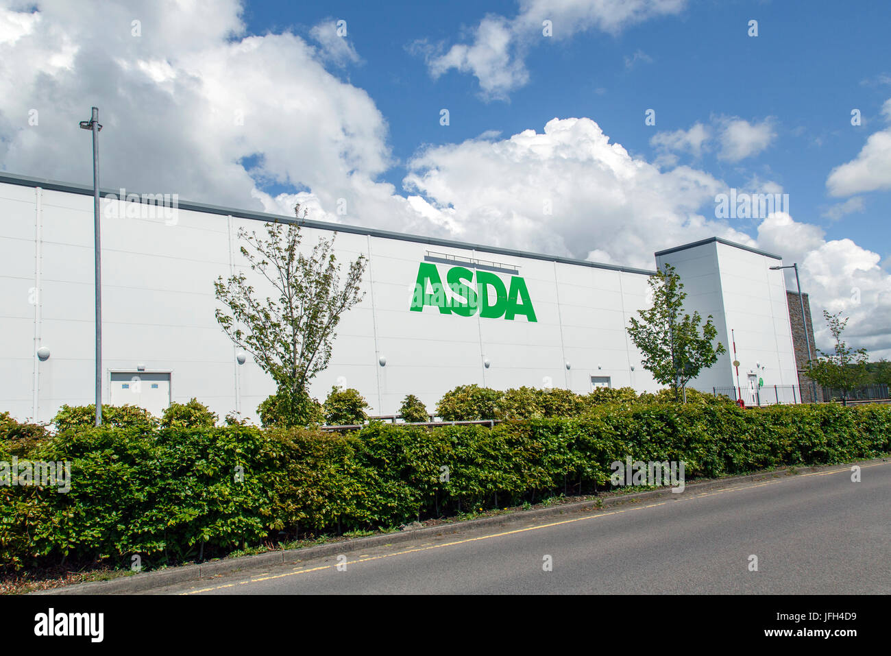 Moderner asda superstore -Fotos und -Bildmaterial in hoher Auflösung ...