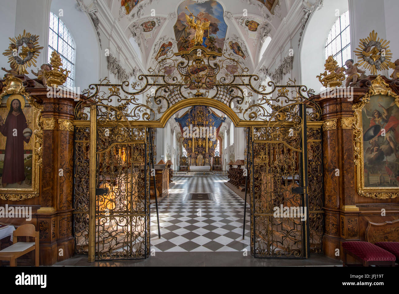 Stiftskirche stams -Fotos und -Bildmaterial in hoher Auflösung – Alamy