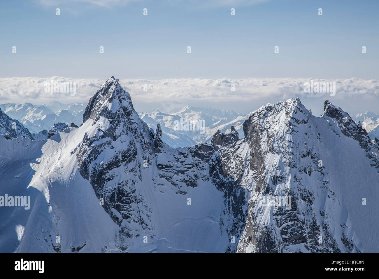 Luftaufnahme der gipfel von torrone im winter -Fotos und -Bildmaterial ...
