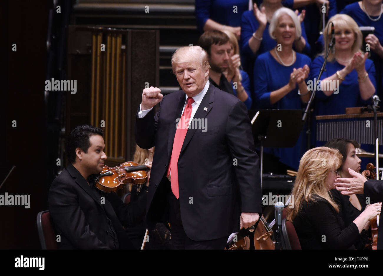 Donald j trump john f kennedy zentrum -Fotos und -Bildmaterial in hoher ...