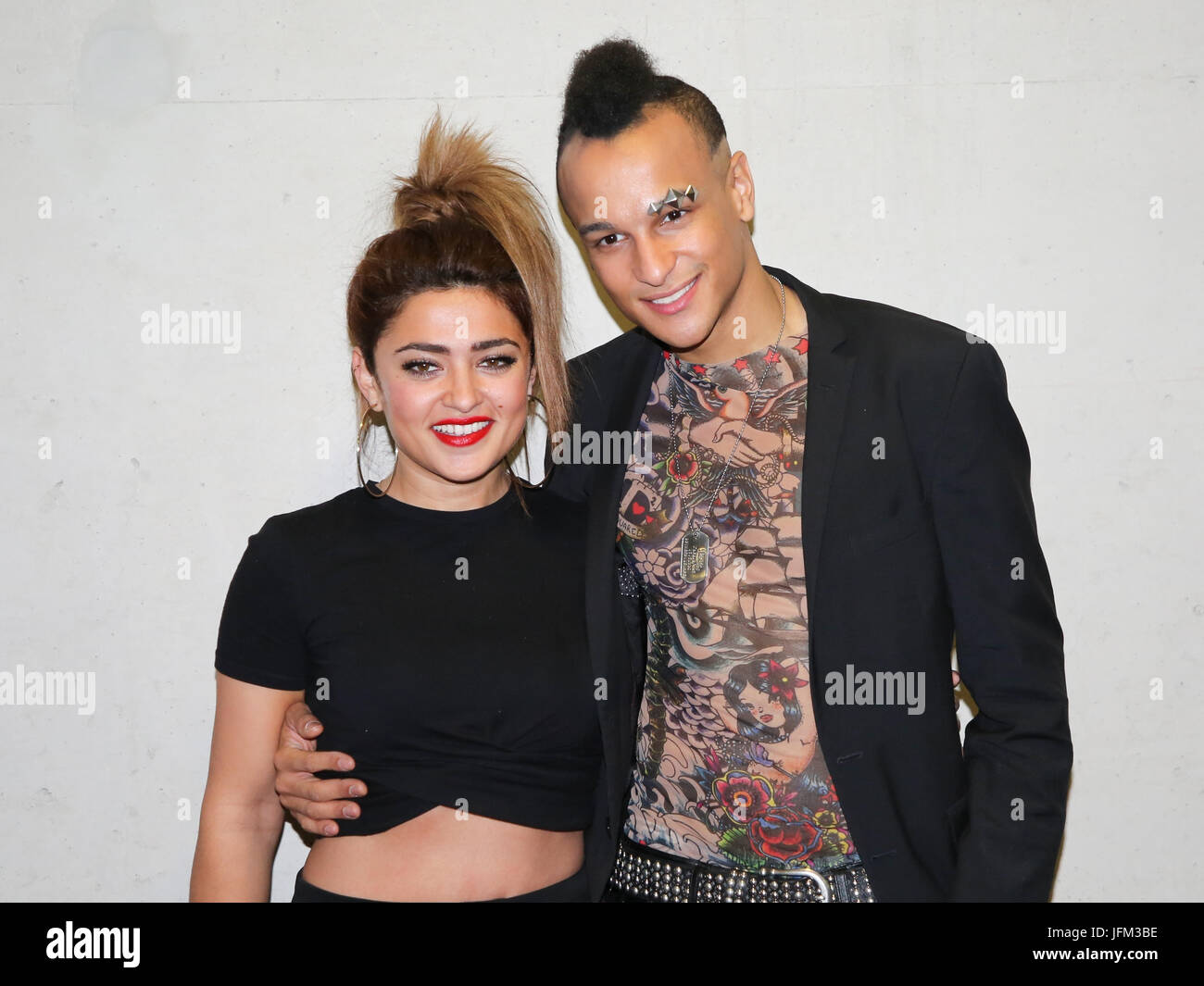 Sängerin Maria Voskania und Sänger Prince Damien Stockfotografie - Alamy