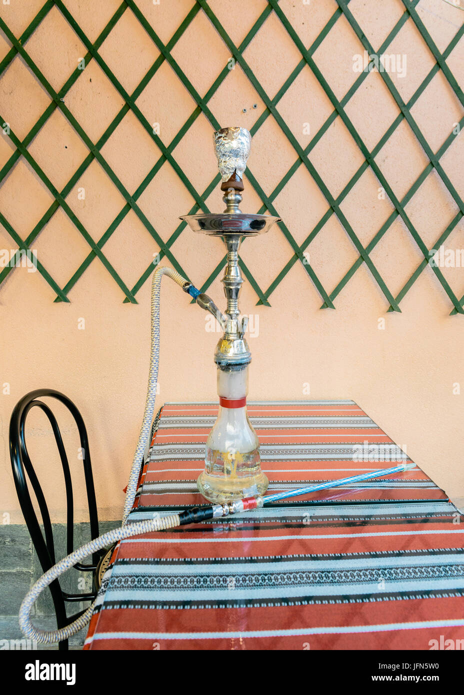 Cooking hookah -Fotos und -Bildmaterial in hoher Auflösung – Alamy