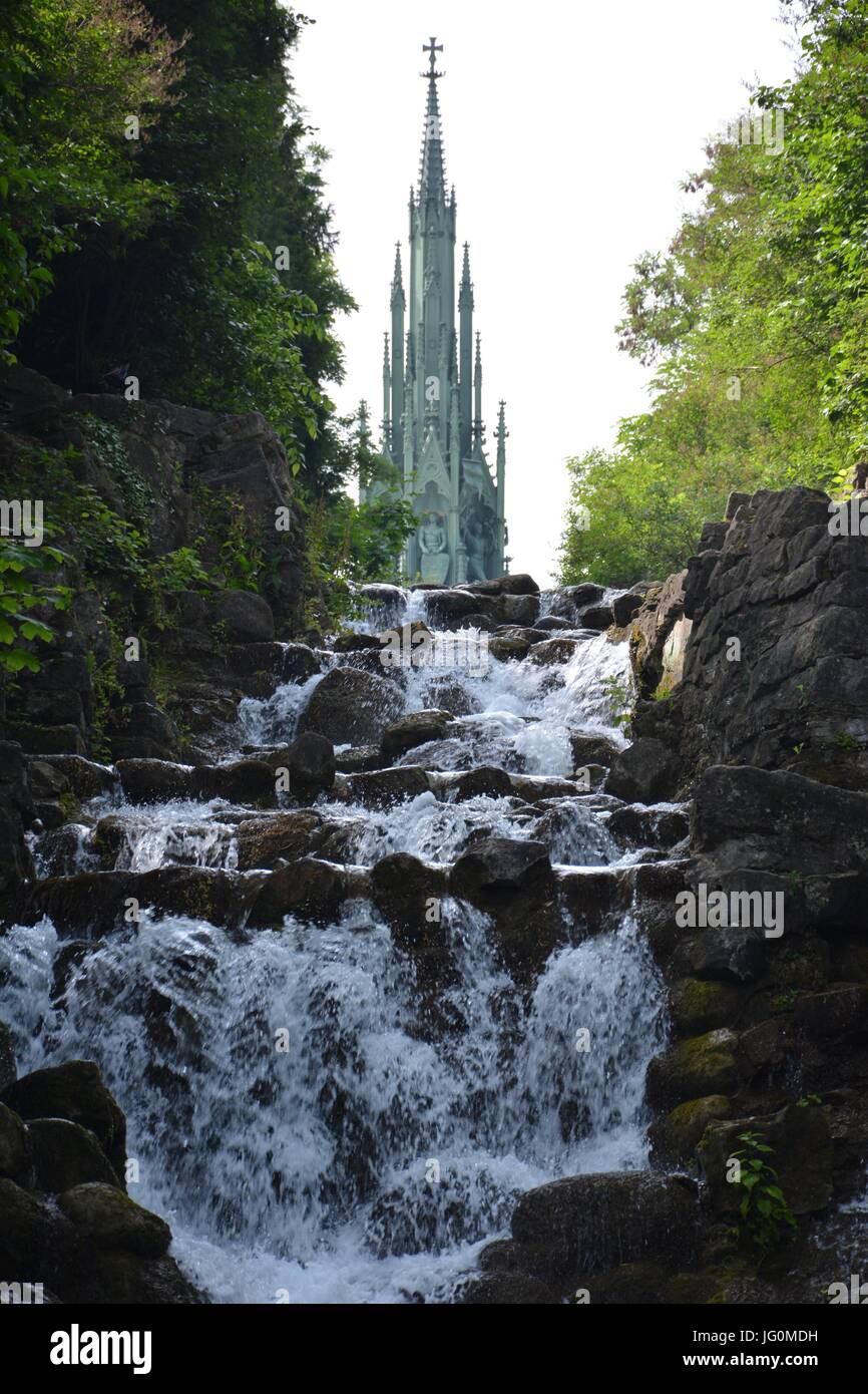 Wasserfall im Viktoriapark in Berlin Kreuzberg am 25. Juni 2015 ...