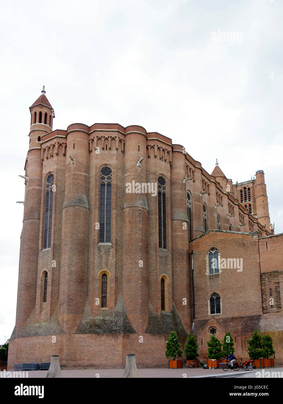 Kathedrale basilika von saint cecilia -Fotos und -Bildmaterial in hoher Auflösung – Alamy