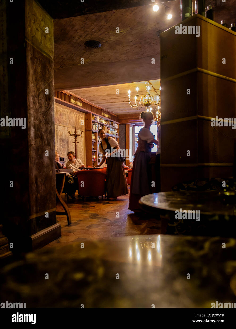 Schwarze magie -Fotos und -Bildmaterial in hoher Auflösung – Alamy