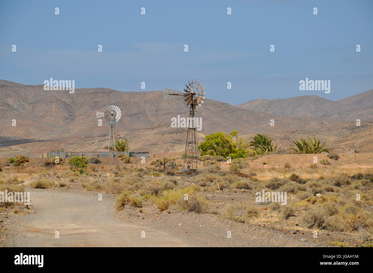 Wasser windkraftanlage -Fotos und -Bildmaterial in hoher Auflösung – Alamy