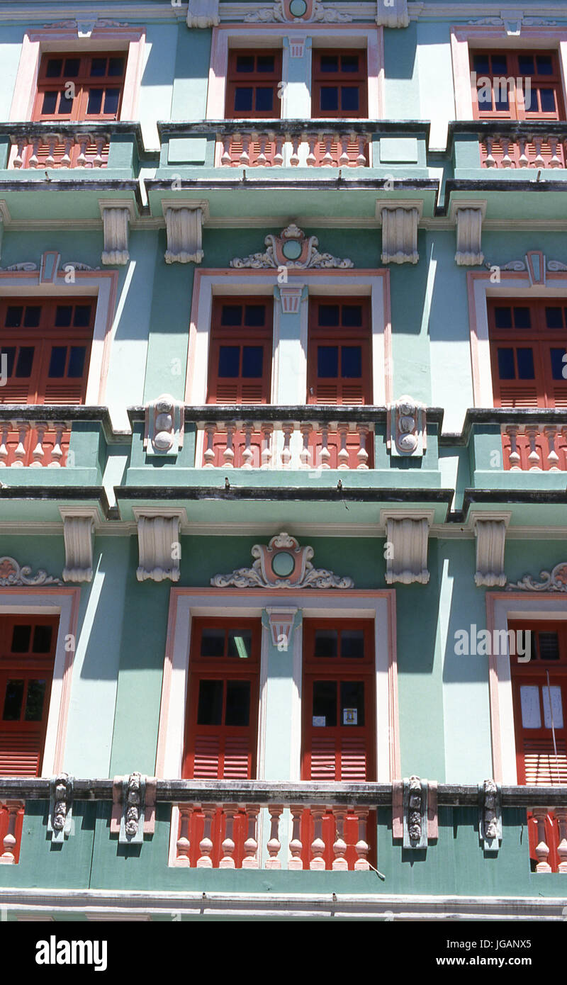 Rohre fassade -Fotos und -Bildmaterial in hoher Auflösung – Alamy