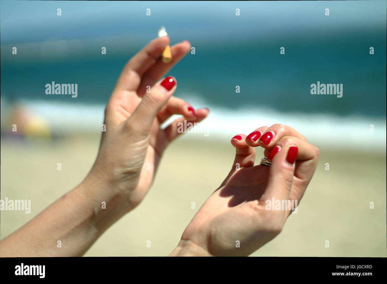 Cigarette beach -Fotos und -Bildmaterial in hoher Auflösung – Alamy