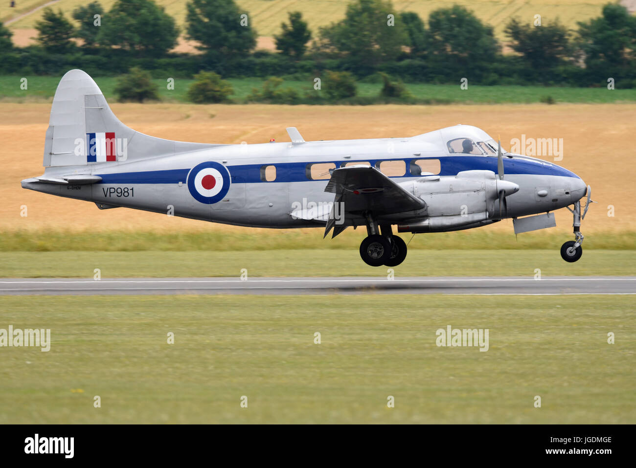 De havilland dh104 devon -Fotos und -Bildmaterial in hoher Auflösung ...