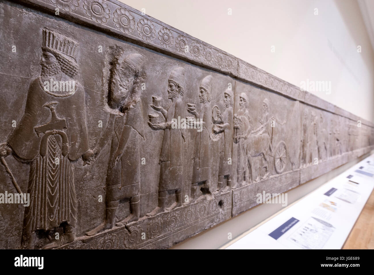 Die lyder tragen geschenke aus persepolis -Fotos und -Bildmaterial in ...