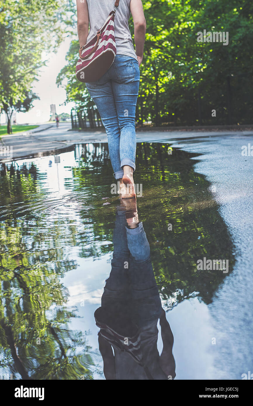 Walking Barefoot City Stockfotos & Walking Barefoot City Bilder - Seite ...