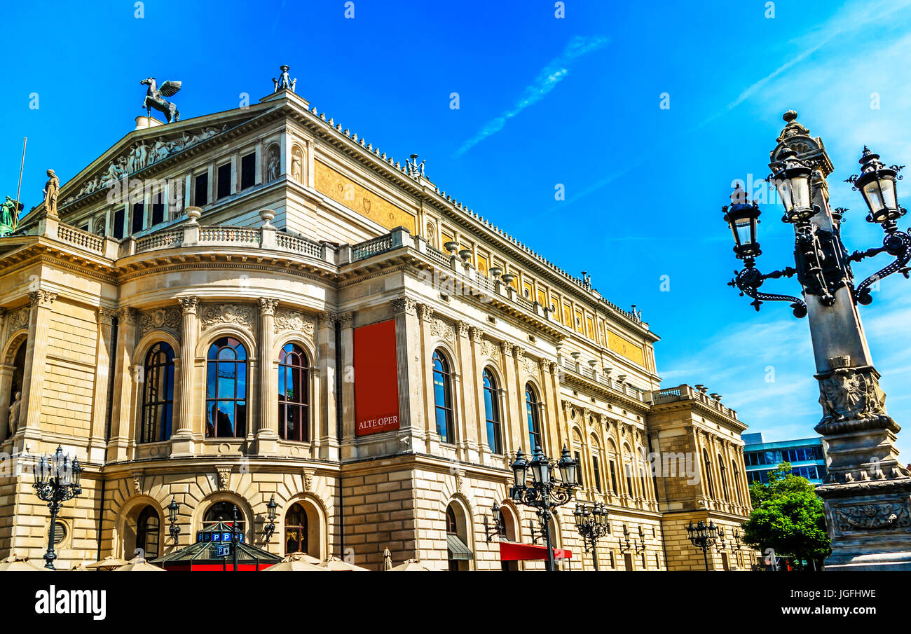 Ehemaliges altes opernhaus -Fotos und -Bildmaterial in hoher Auflösung ...