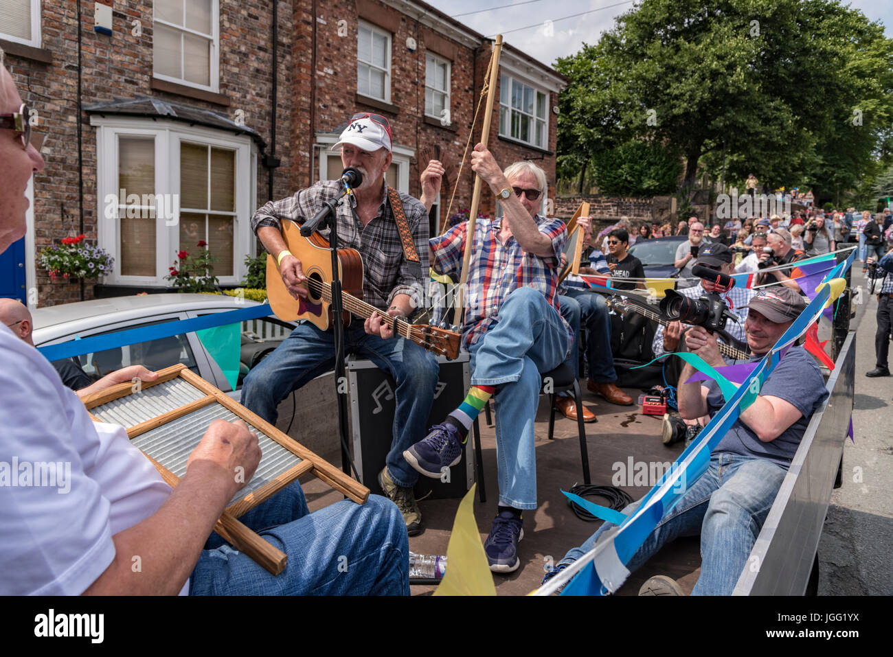 Woolton, Liverpool, UK. 6. Juli 2017. Eine Parade fand im Woolton ...