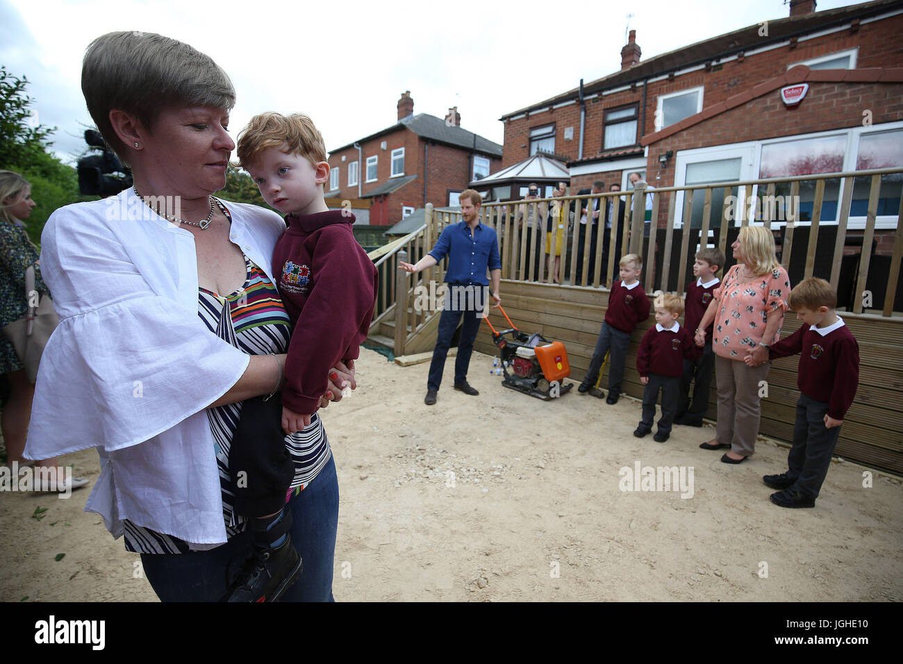 Prinz harry trifft oliver left, der das wolf hirschhorn syndrom hat ...