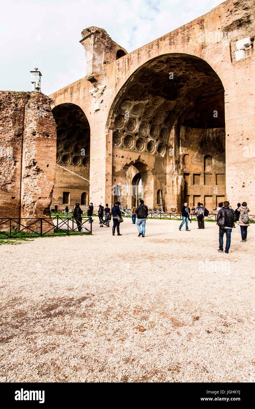 Rome basilica constantine maxentius -Fotos und -Bildmaterial in hoher ...