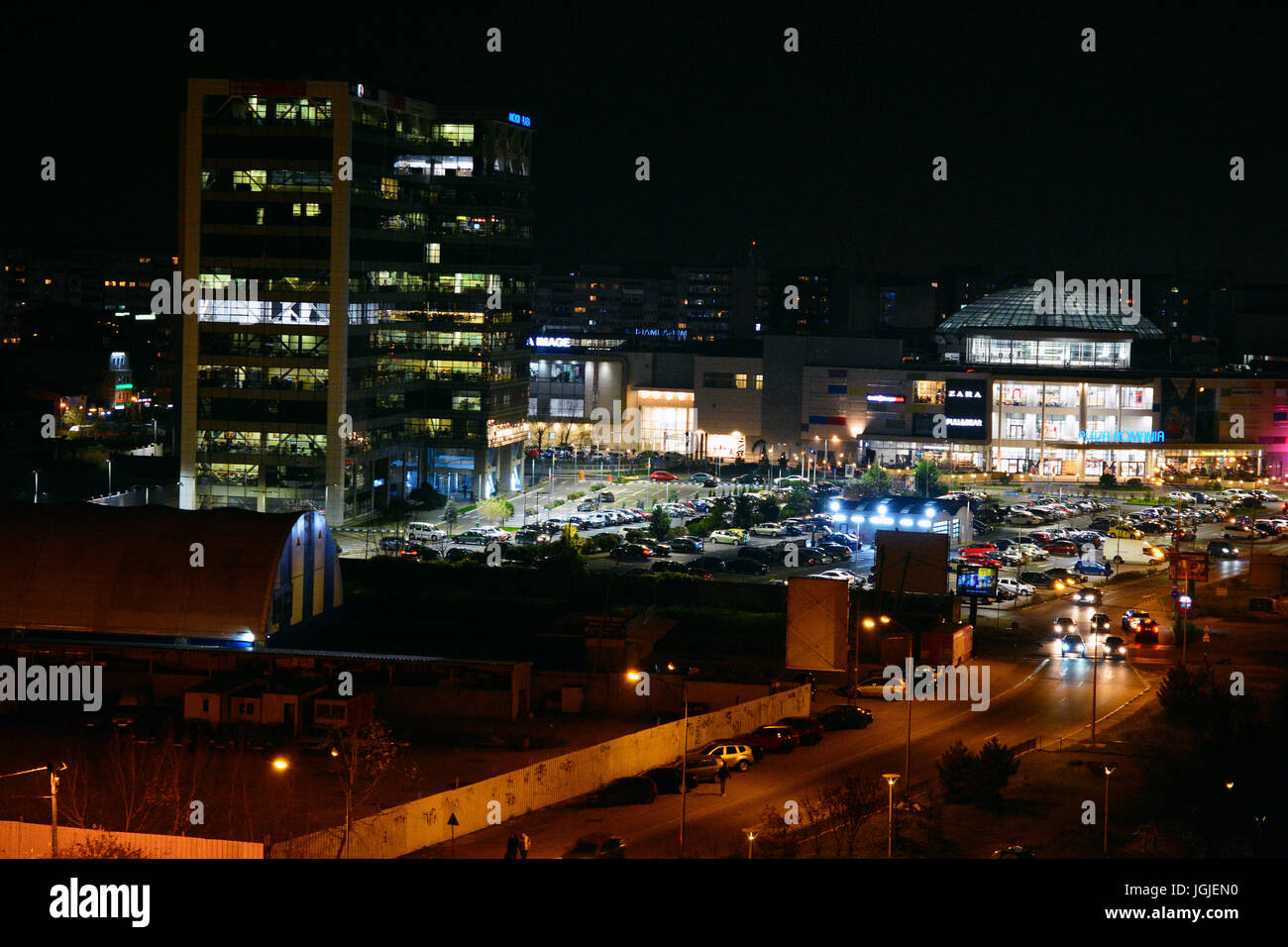 Bucharest shopping centre mall -Fotos und -Bildmaterial in hoher ...