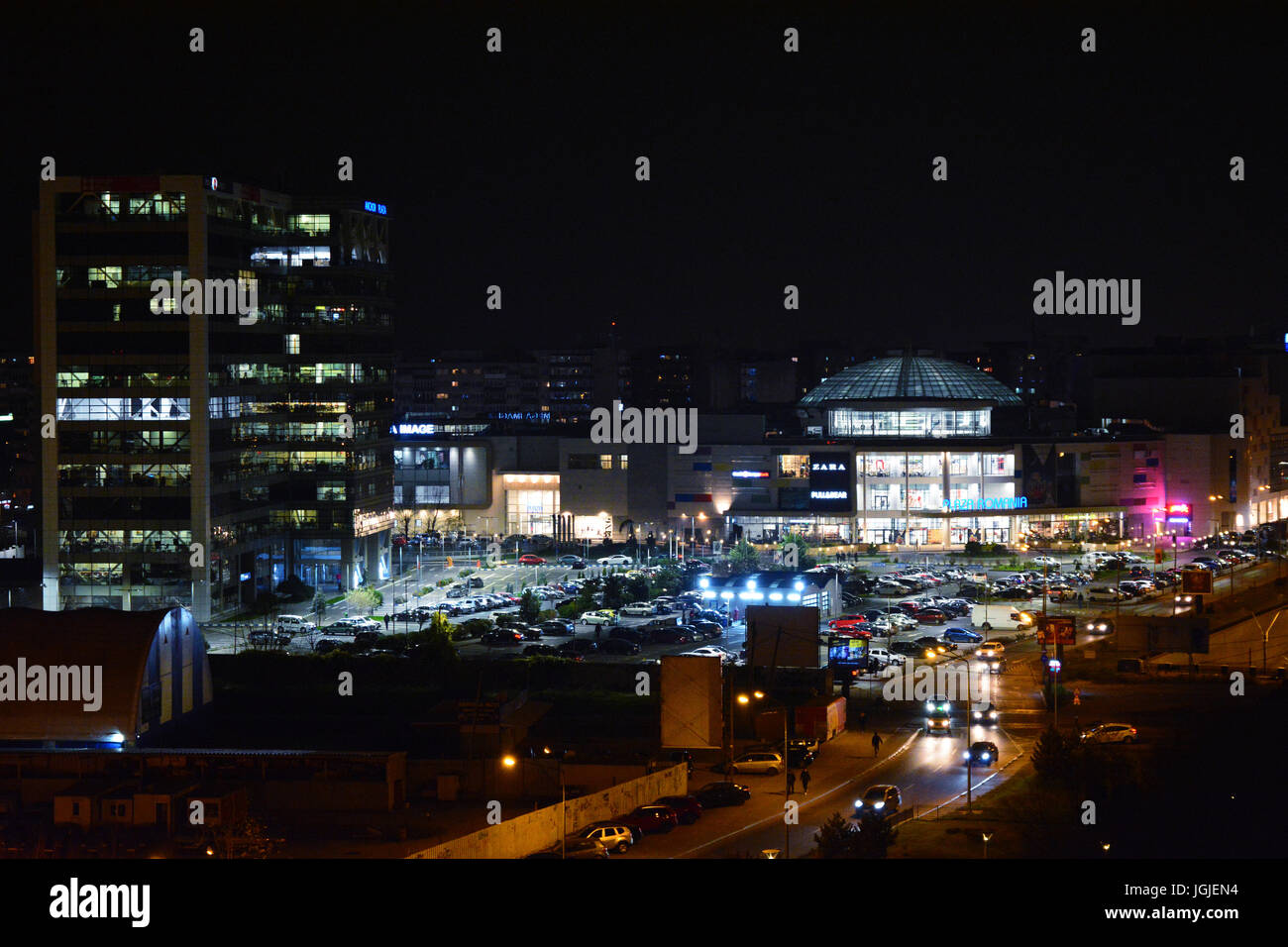 Bucharest shopping centre mall -Fotos und -Bildmaterial in hoher ...