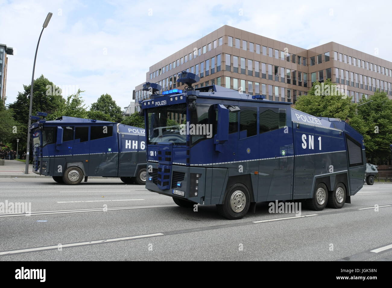 Wasserwerfer demonstration -Fotos und -Bildmaterial in hoher Auflösung – Alamy