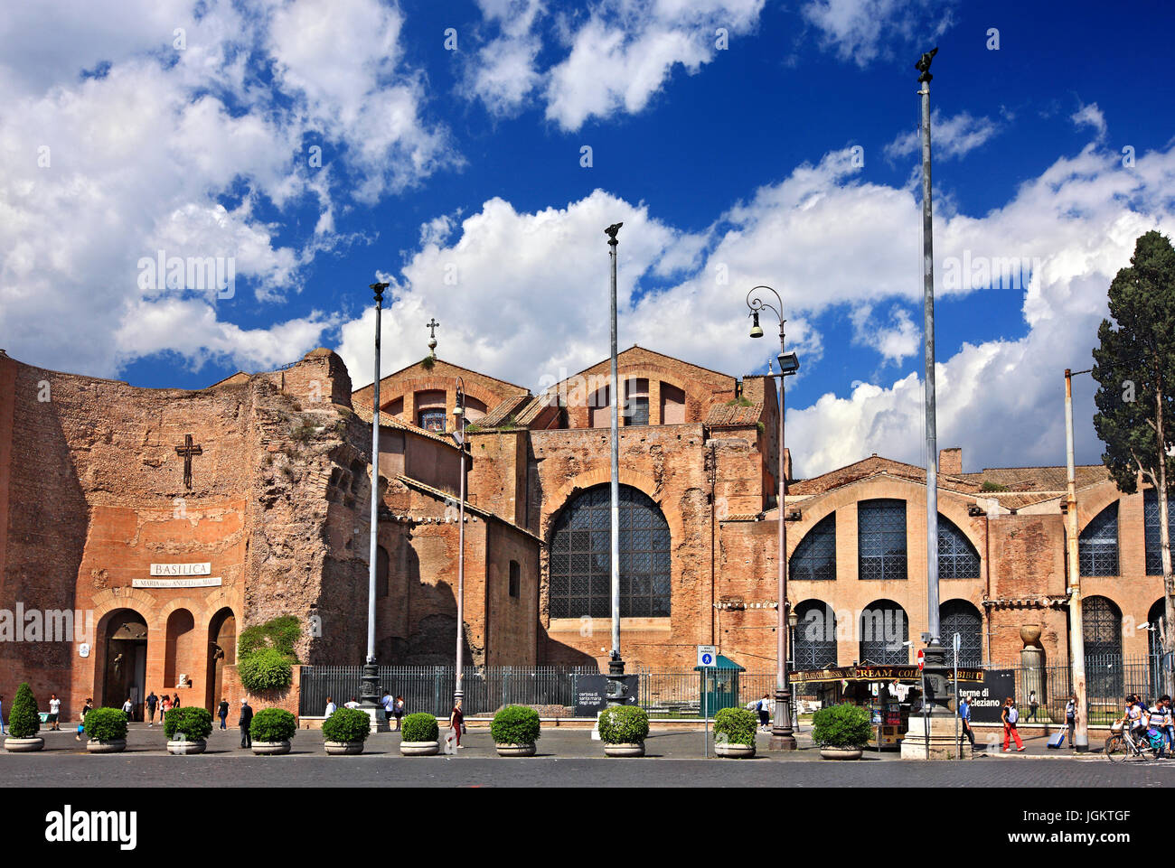Die Basilika von Santa Maria Degli Angeli e dei Martiri und (Bäder ...