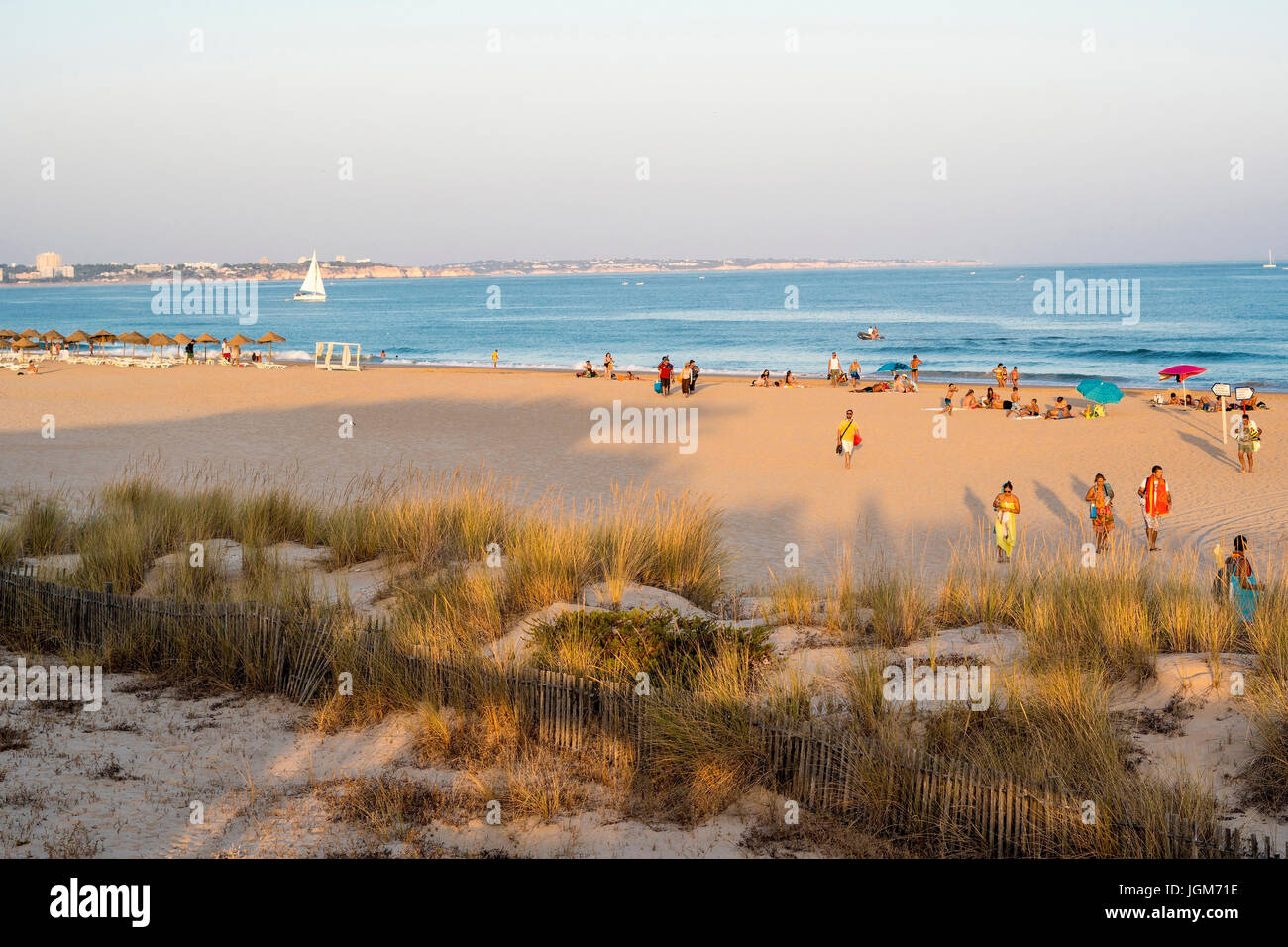Meia praia -Fotos und -Bildmaterial in hoher Auflösung – Alamy