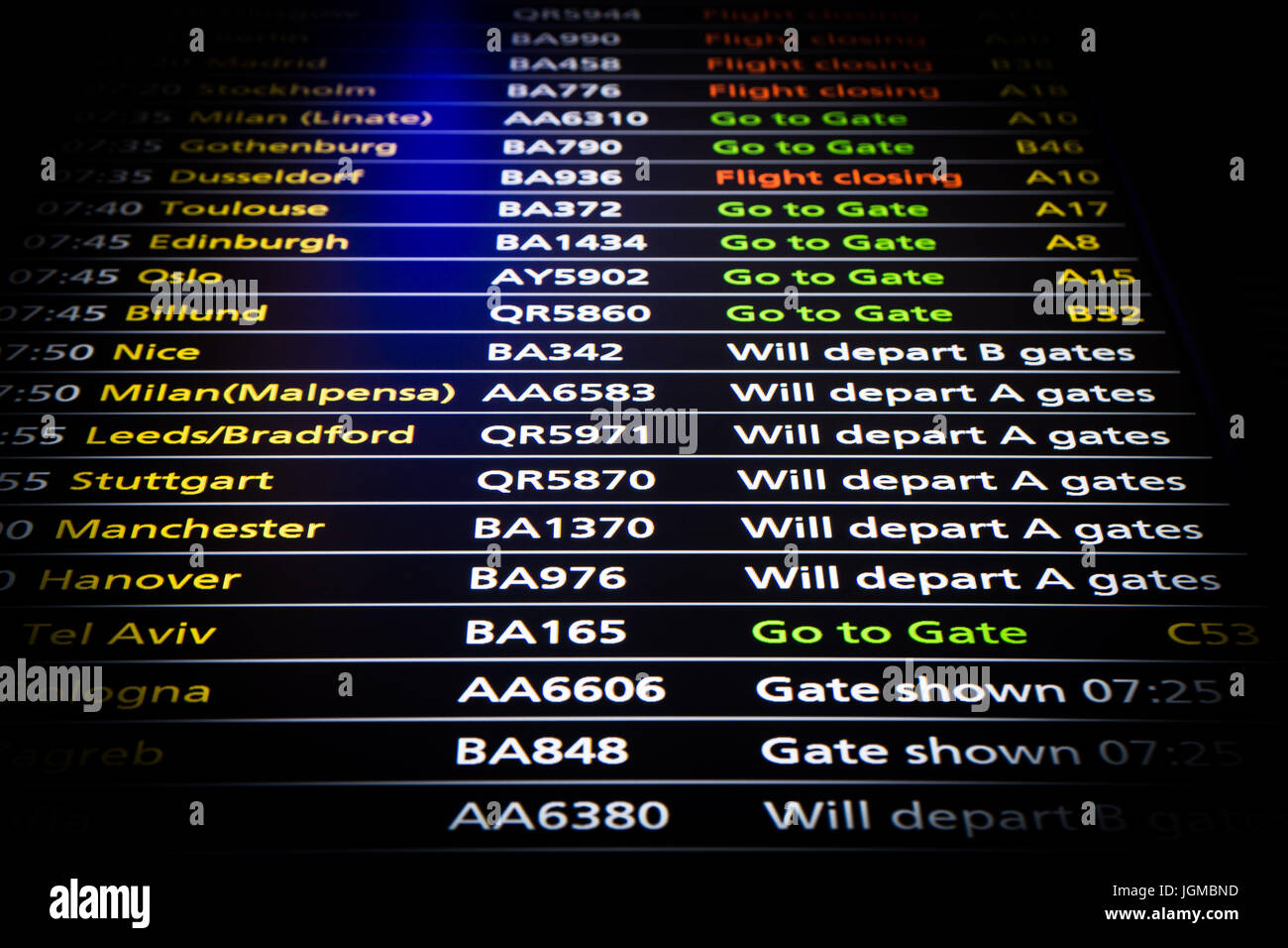 Flughafen ankunft bord arrivals -Fotos und -Bildmaterial in hoher ...