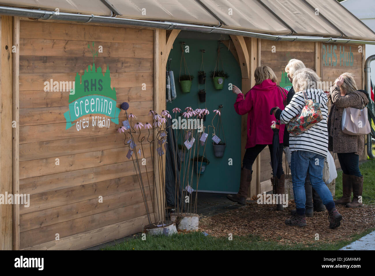 Gartenarbeitgeschenke auf show -Fotos und -Bildmaterial in hoher ...