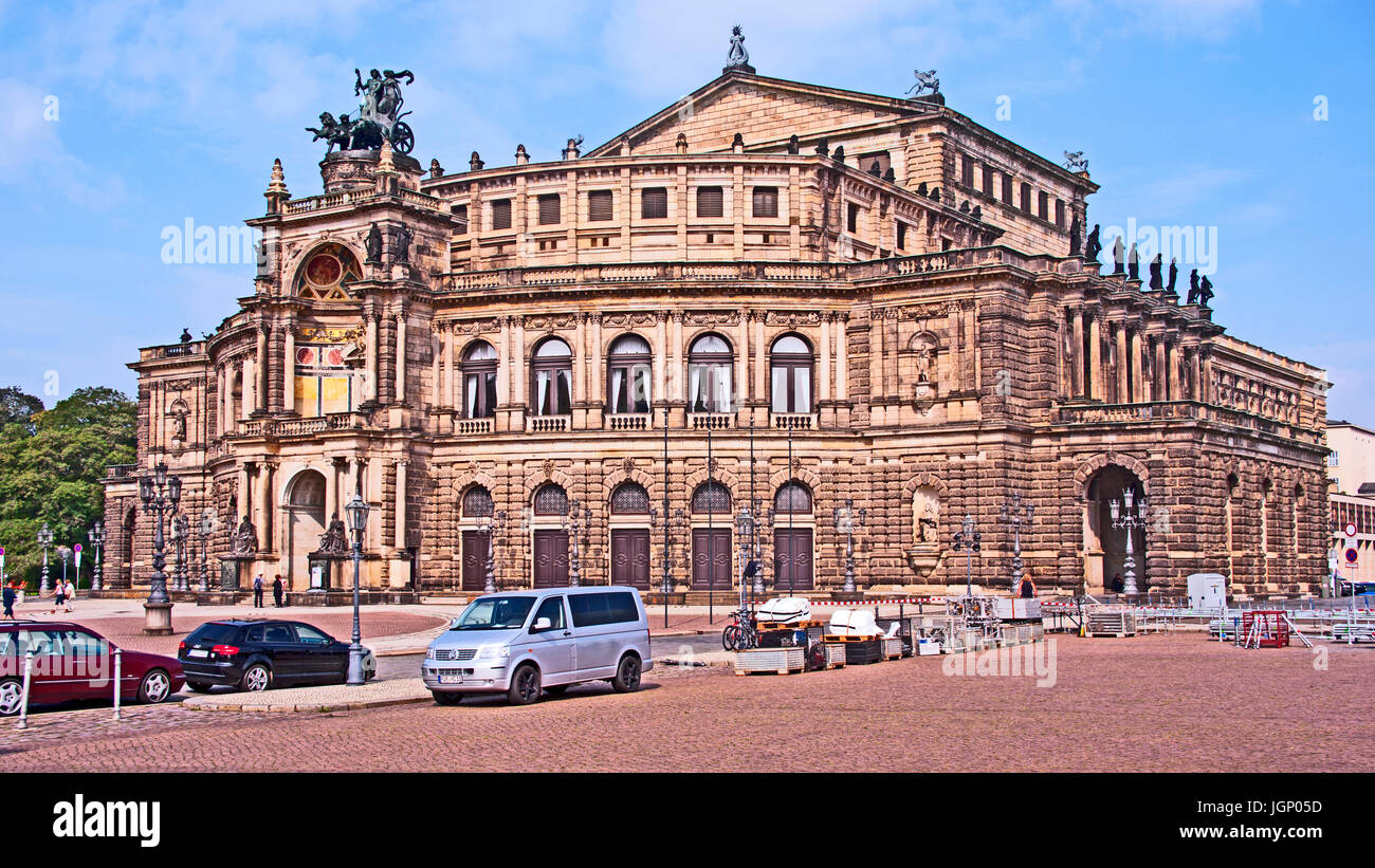 Germany opera house -Fotos und -Bildmaterial in hoher Auflösung – Alamy