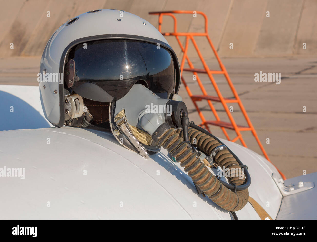 Helm und Sauerstoffmaske an ein militärischer pilot Stockfotografie - Alamy