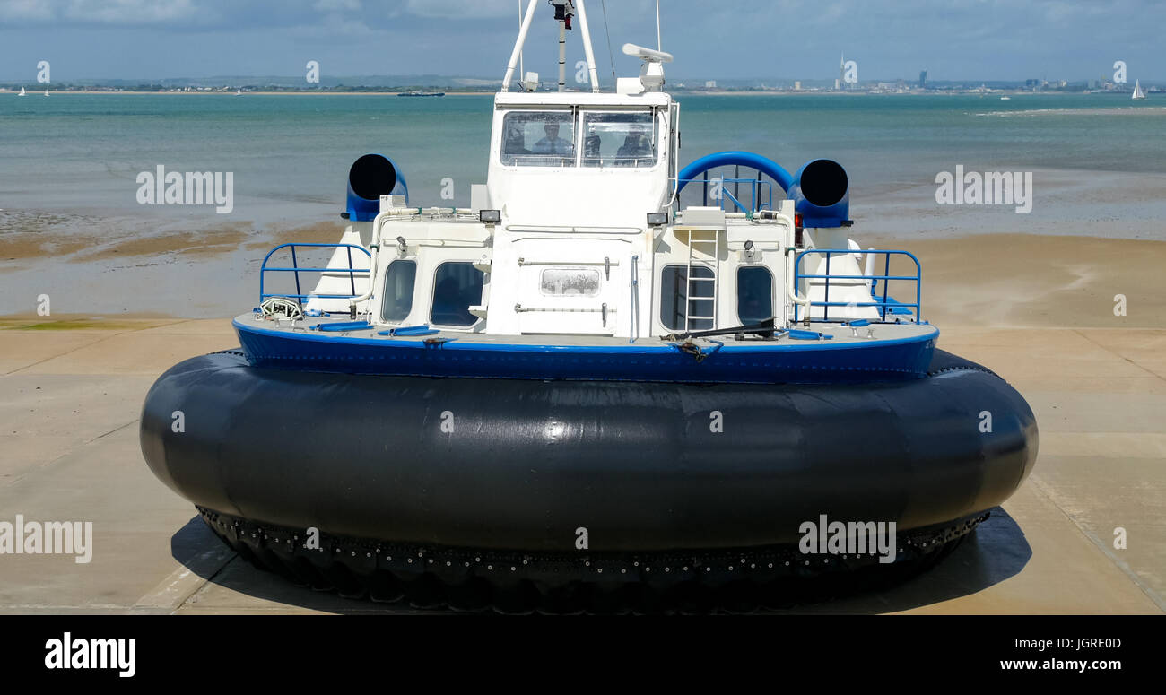 Hovercraft Boot anreisen am Strand in Ryde, Isle Of Wight ...