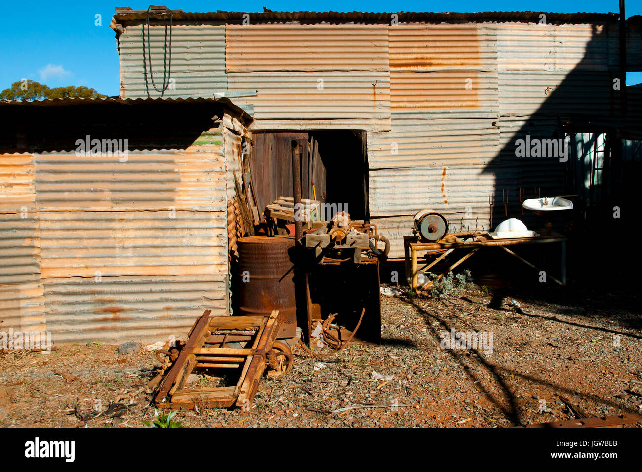 Rostiges gold -Fotos und -Bildmaterial in hoher Auflösung – Alamy