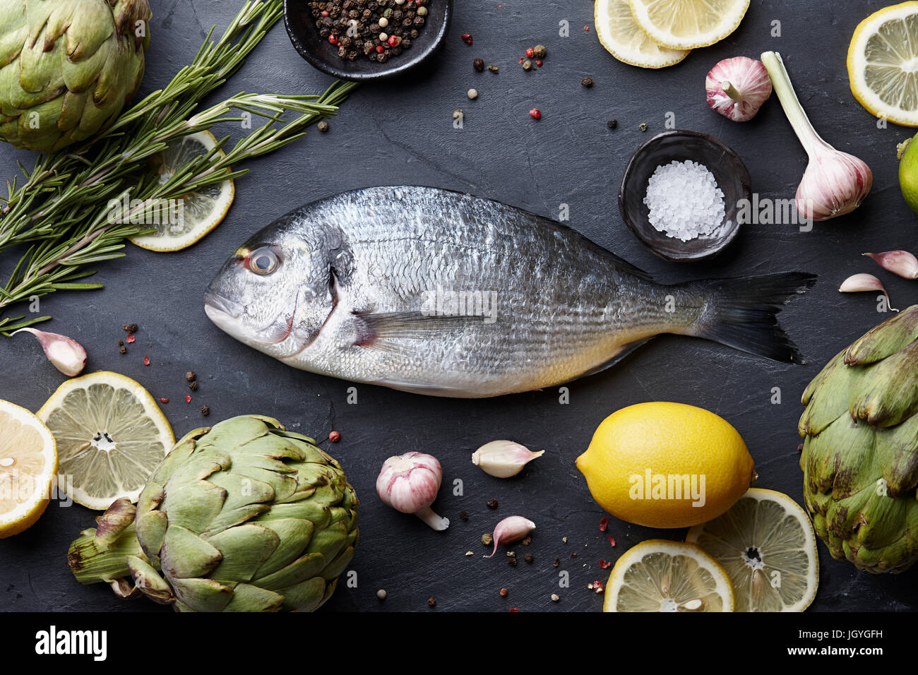Dorade und seebrassen Stockfotos und -bilder Kaufen - Alamy